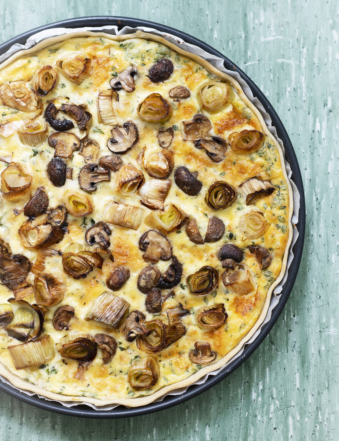 Leek tart, button mushrooms, sheep's cheese and thyme
